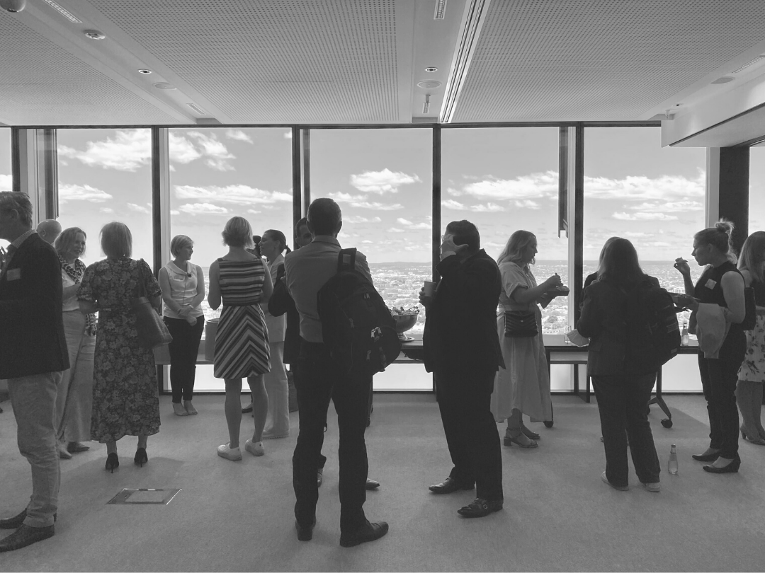 Member QQ: Stuart Knight